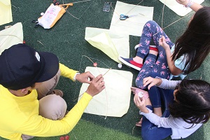 Layang-layang, Permainan Tradisional Populer Segala Usia | Traditional ...